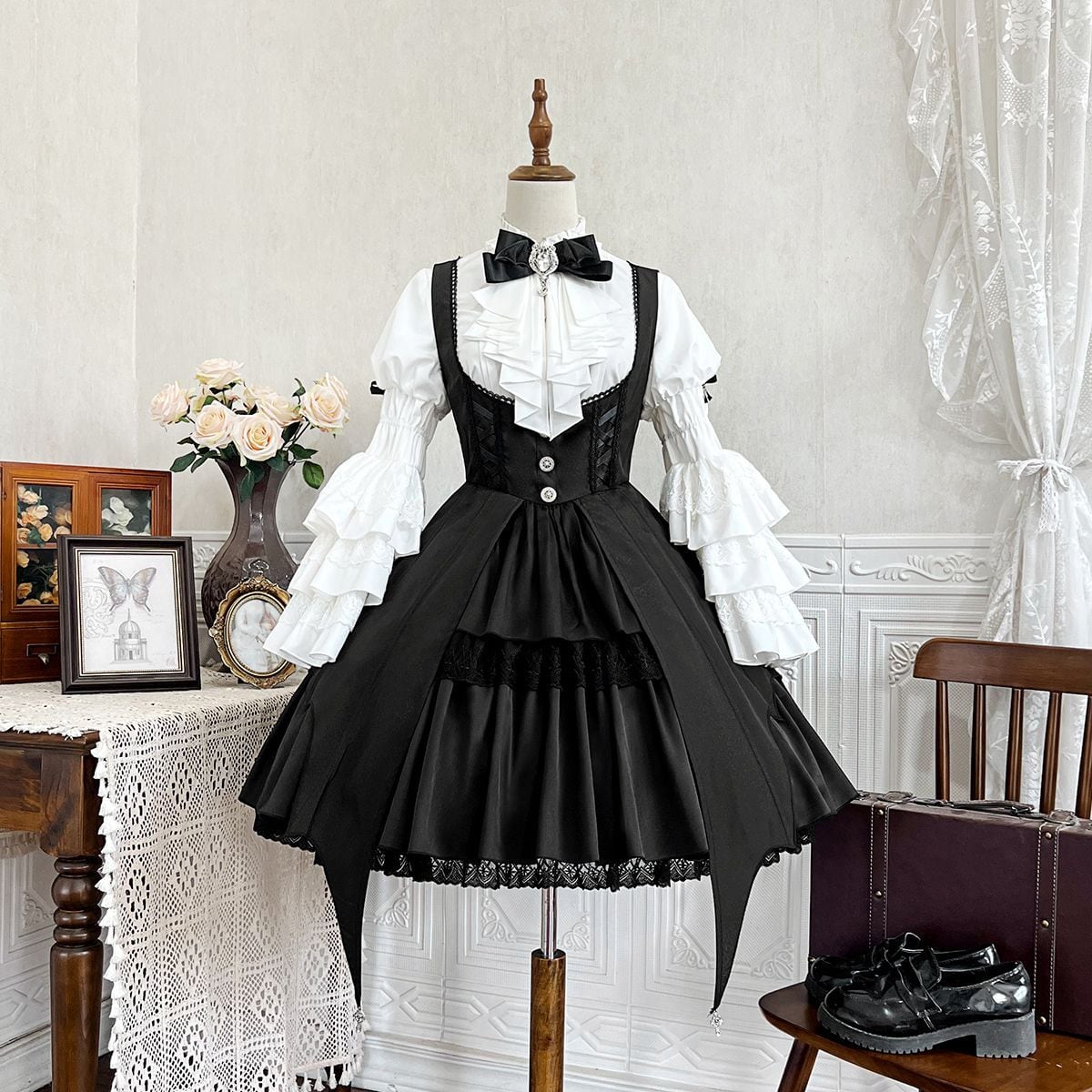 Gothic Frill Set with Princess Sleeves – maidensreve.en